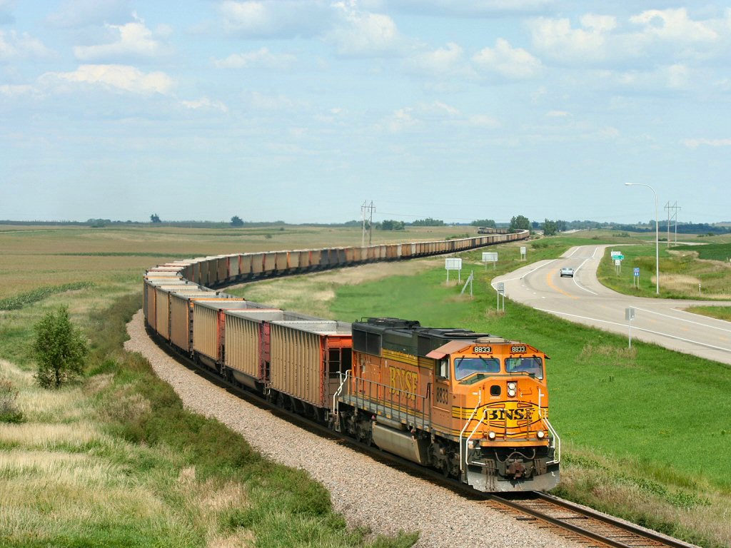 BNSF 8833